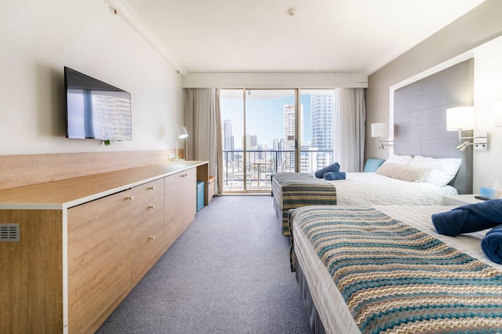 Gold Coast beach Holiday Rentals & Homes - Queensland, Australia | Airbnb