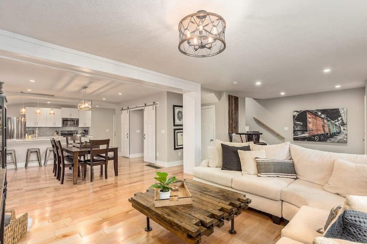 Columbus Corner Castle - Columbus, OH