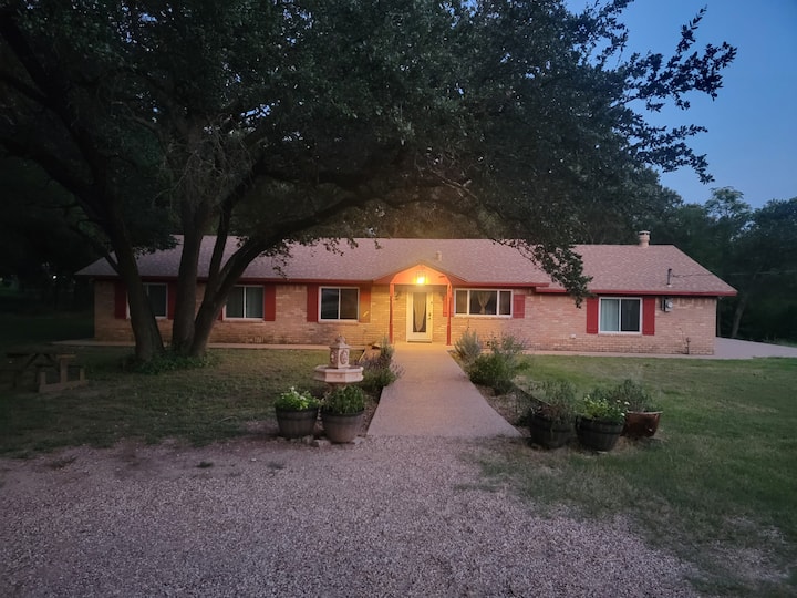Beautiful Ranch In Waco - Waco, TX