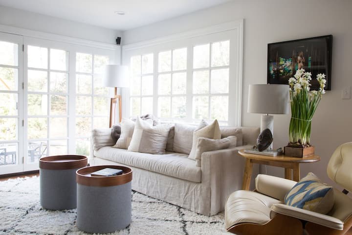 Chic Westport Home With Pool - Weston, CT