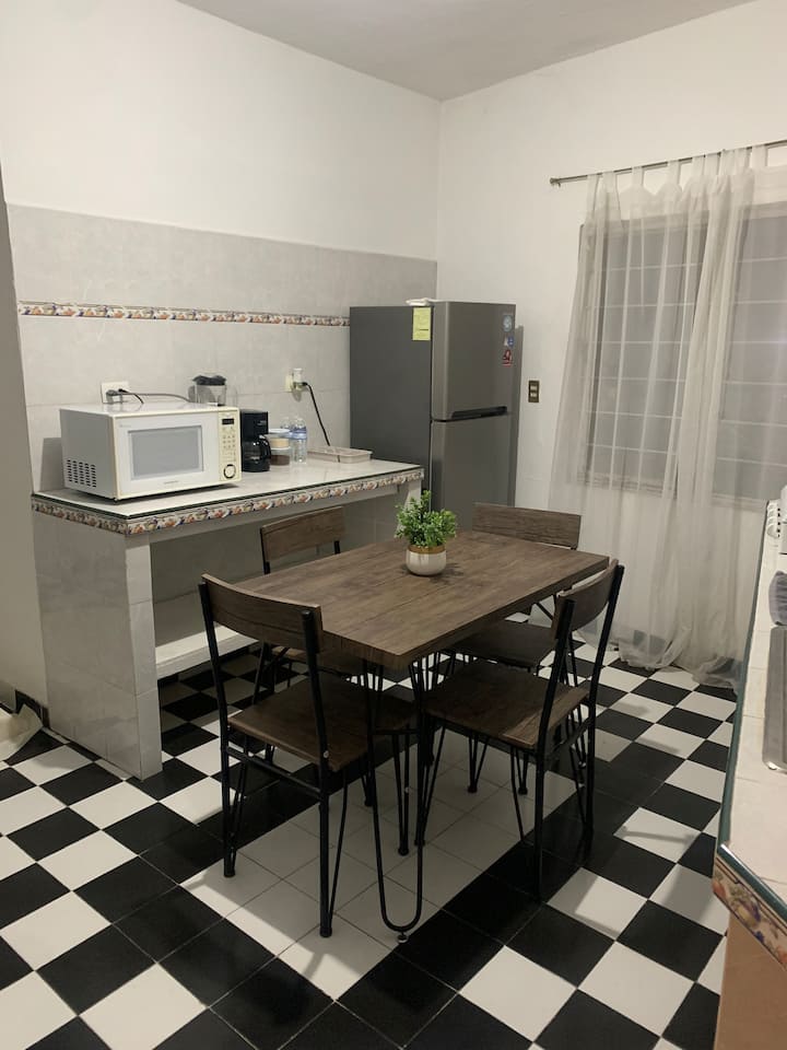 Departamento “A” Cercano A Fundidora - Monterrey