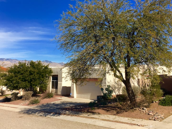 Tranquil Desert Hideaway & Birdwatcher's Delight - Tucson, AZ