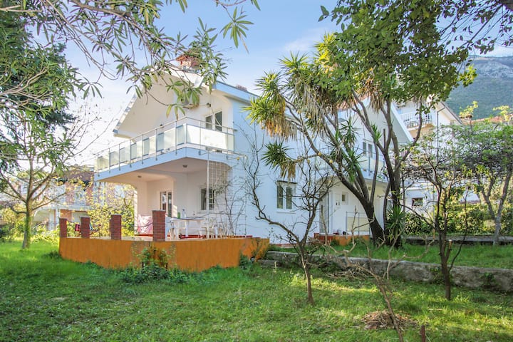 Villa Alge (Large Villa 40 Meters From The Sea) - Monténégro