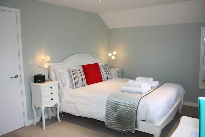 Stylishly Appointed Cottage Near Coast - Suffolk