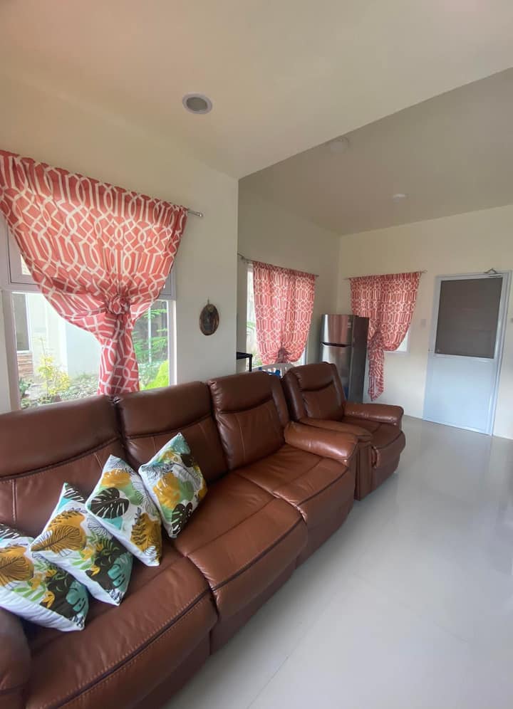 Air-conditioned Living Room And Bedrooms - Cagayan de Oro