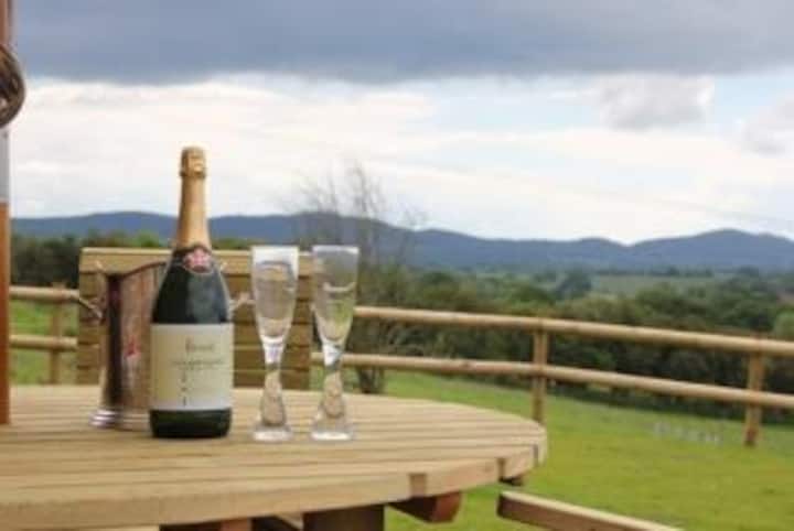 Luxury, Rustic, High End Barn Conversion - Ledbury