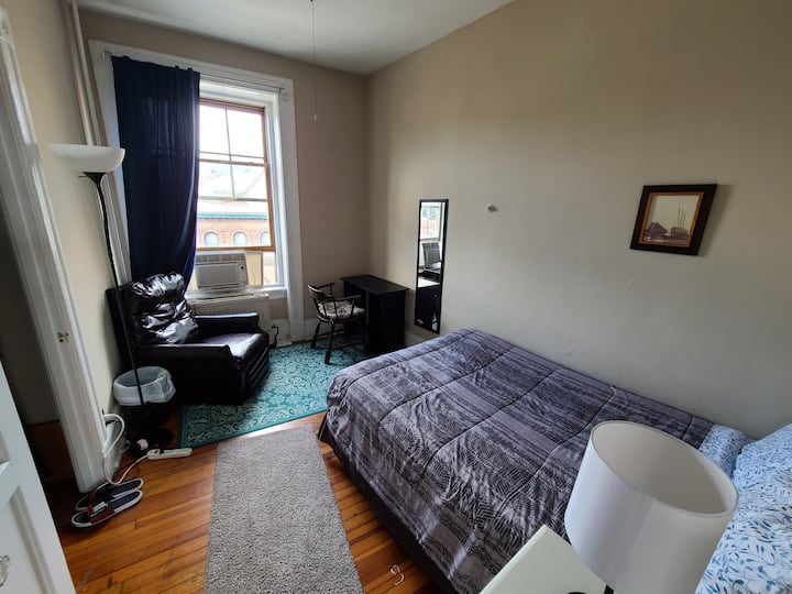 Private Room In The Hearth Of The Albany - Albany, NY