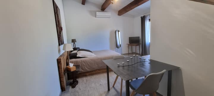 Chambre Indépendante
Stella Cadente - Rochefort-du-Gard