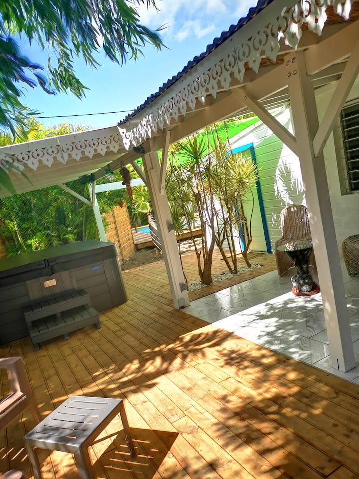 Gite De Charme Pour 2/3 Pers,  Jacuzzi, Piscine - Guadeloupe