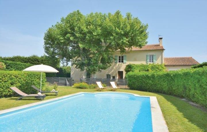Magnifique Mas Provençal 6ch 12p Piscine Privée - France