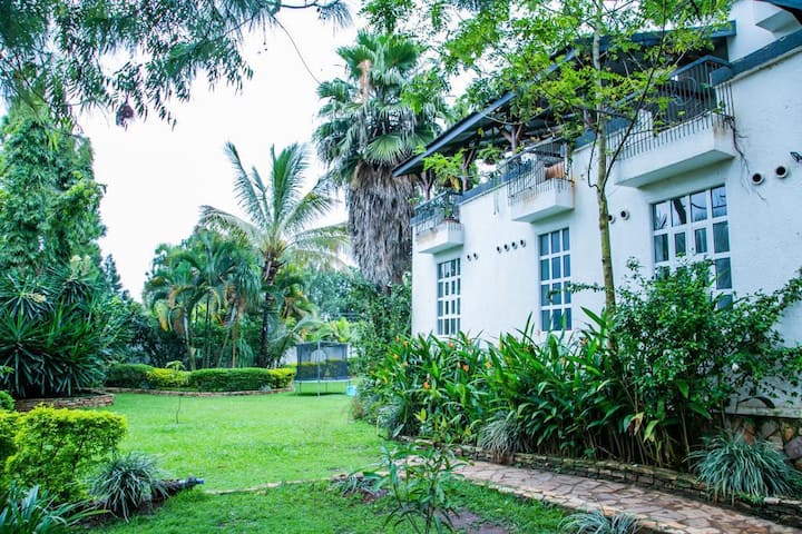 Beautiful House In Kampala With Lake's View - Uganda