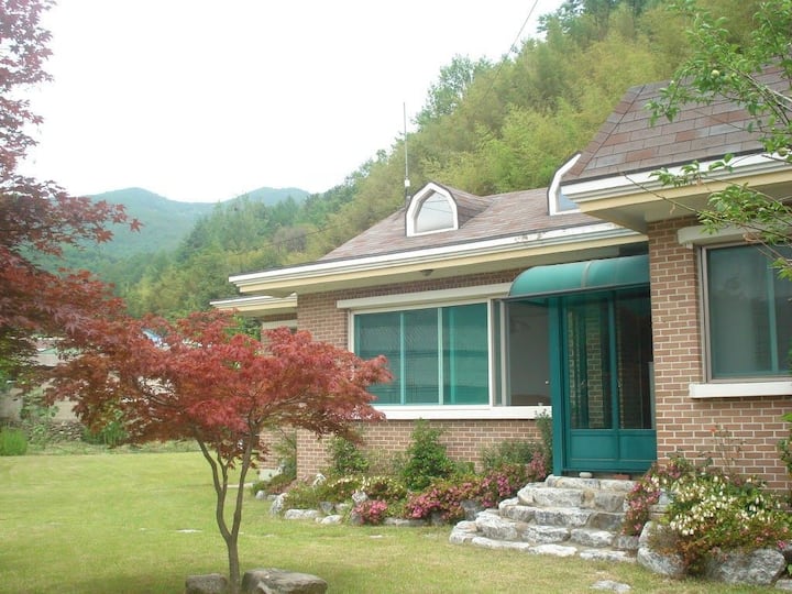 [단독/전원주택]
김천의 청정지역 증산면/무흘구곡 계곡에서 자동차로 7분 거리 - 김천시