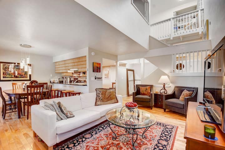 Three Bedroom Townhome With Pool & Tennis - Boulder, CO