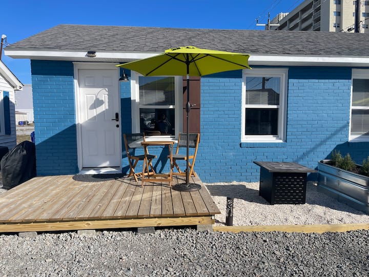 Cozy Historic Lake Park Barracks Unit B - New! - Carolina Beach