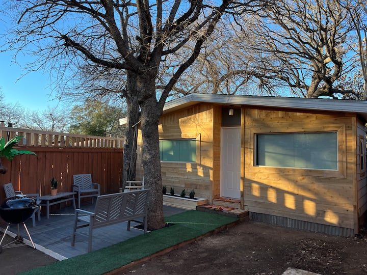 Comfy Cottage 2 Miles From At&t Stadium - Arlington, TX