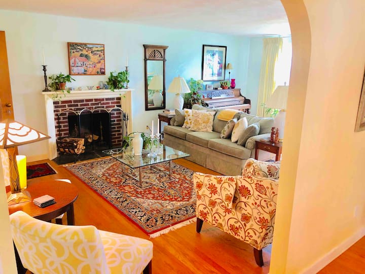 Private Home Near Su - Syracuse, NY