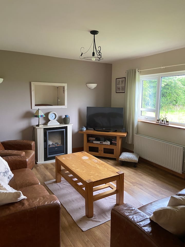 3 Bedroom House Beside Inch Island Wildlife Lake - County Donegal, Ireland