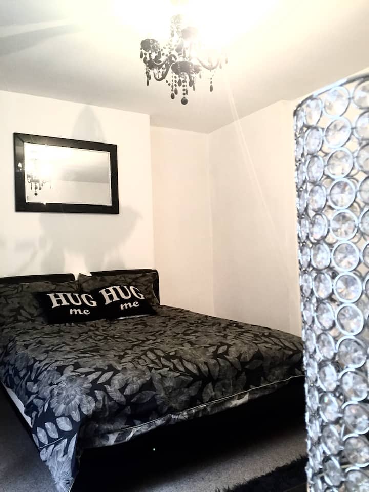 Lovely 2 Bed Apartment In City - Sheffield, UK