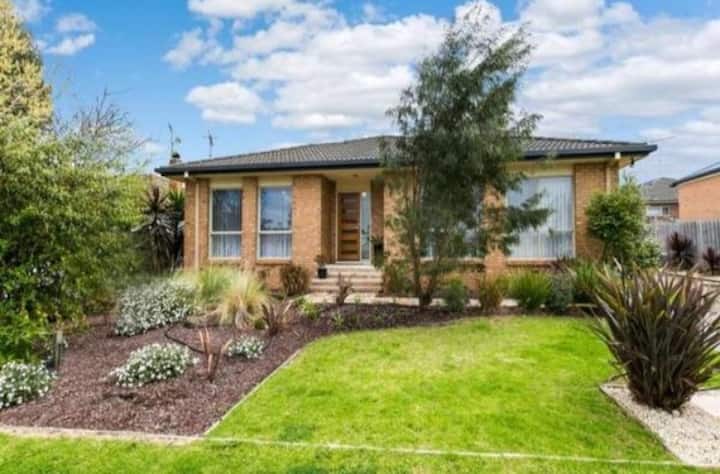 The Gem By The Beach! 300m To Beach, Shops & Park - Torquay