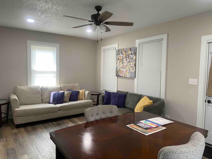 Cozy Remodeled 2 Bedroom Home - Davenport, IA