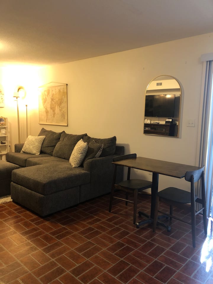 Lakefront W/ Private Entrance 1 Bdrm & Jacuzzi Tub - Mount Dora, FL