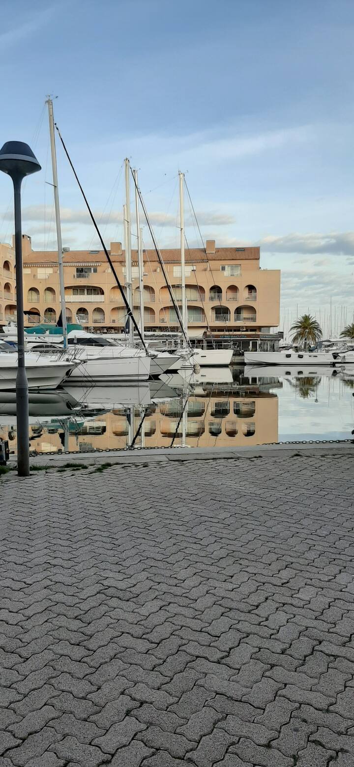 Joli Studio Pour 3 Personnes, Idéalement Situé - Hyères