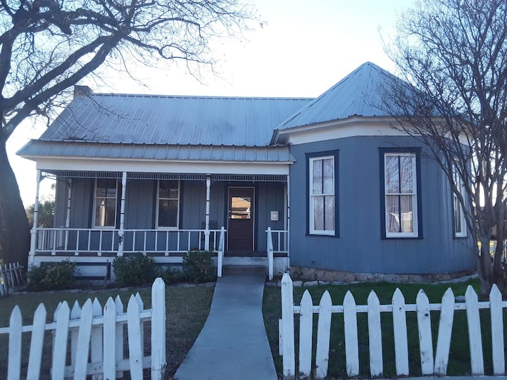 Historic Downtown Bnb - Sonora, TX