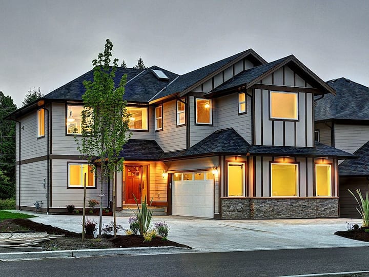 2 Private Rooms,1 Bath, Private Entry, Kitchenette - Sooke