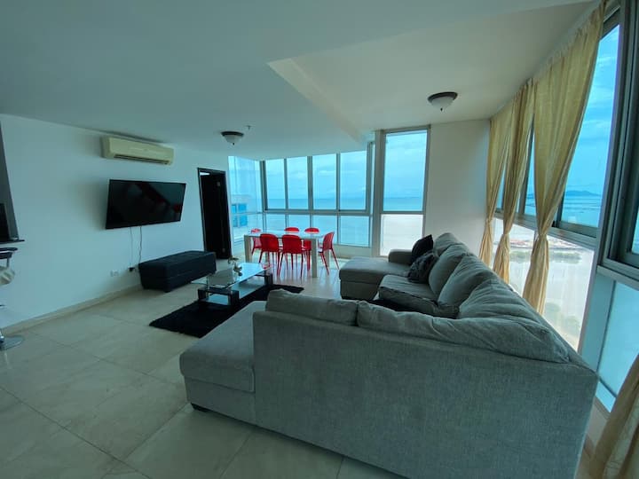 Amplio Apartamento De 2 Recamaras. - Panama