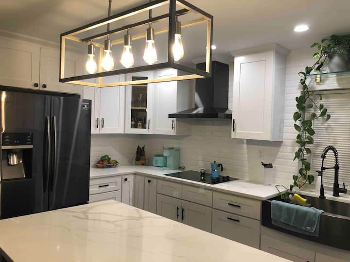 Elevated Living: Beautiful Duplex Hideaway - Mount Hope - Bronx NY