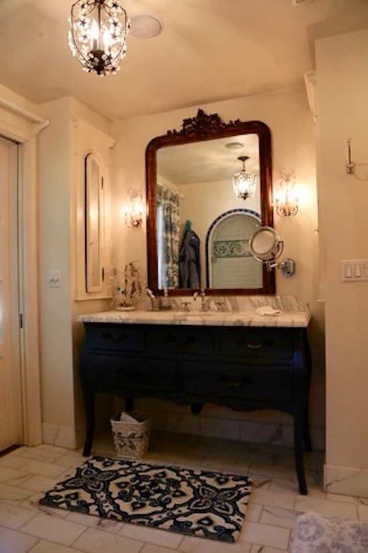 English Cottage 2 Bedroom, 2 Bath Home. - Pasadena, CA
