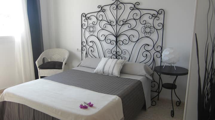 Apartamento áTico En Zona Centrica Y Tranquila - Tarifa