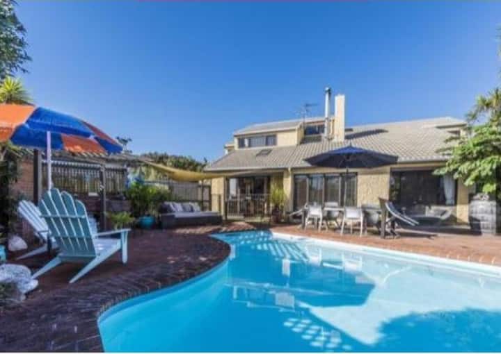 Spacious Family Home With Pool - 리치먼드