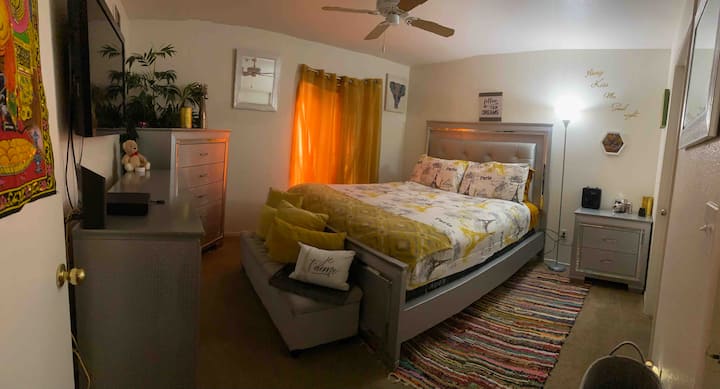 Gathering Friendly — Close To Strip - North Las Vegas, NV