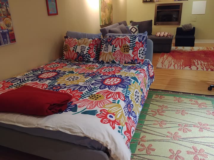 Quiet, Charming Suite In Vibrant Kensington Market - Toronto