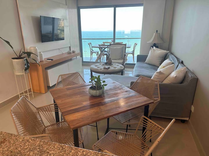 Beachfront Apt, Up To 6 People, 5 Min Walled City - Cartagena, Colombia