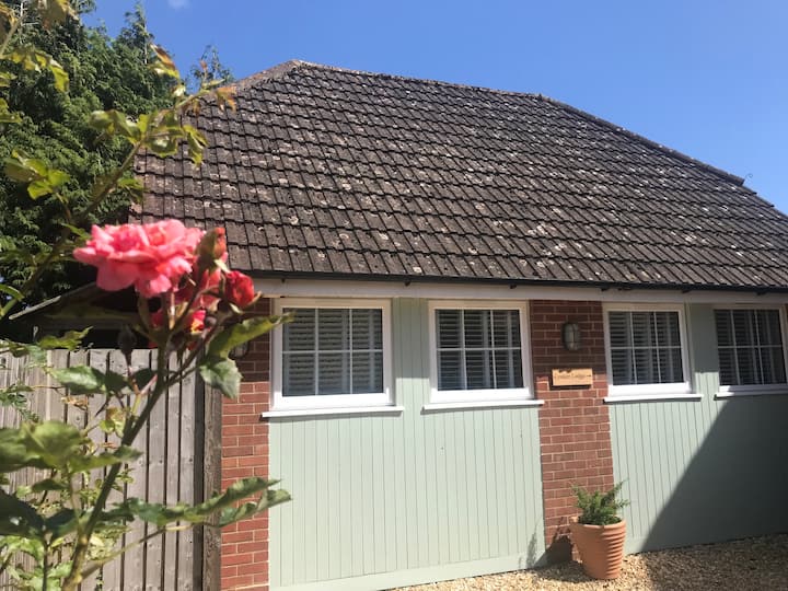 Conker Lodge Nestled In Stunning Semi Countryside - Bournemouth