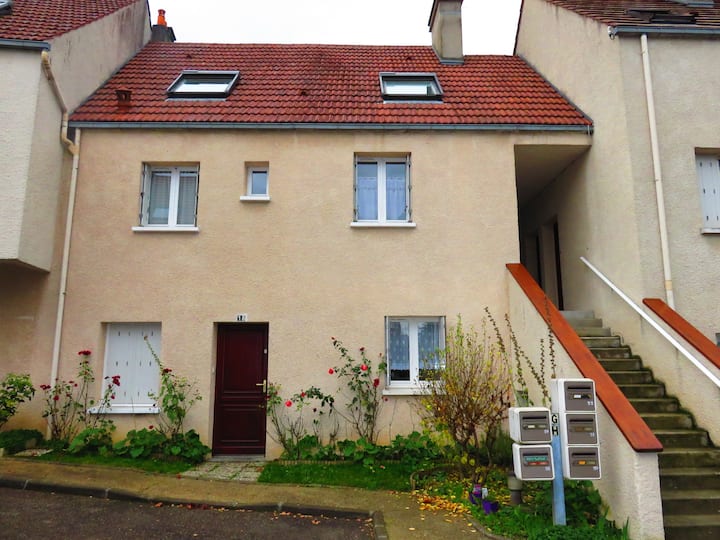 Large Flat Near Paris - 10 Min De La Gare Rer C - Étréchy