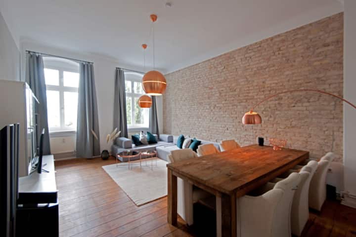 Spacious 94 M², 2 Balconies, Heart Of Berlin - Berlin