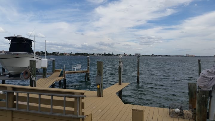 Waterfront Bay Palms Motel (Studio-king Bed) - St. Pete Beach, FL