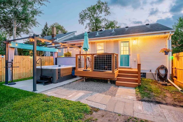 Twin Cities Oasis | Hot Tub - Minneapolis, MN