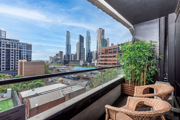Katherine Place - Spacious 2 Bedroom/1 Bathroom - Melbourne