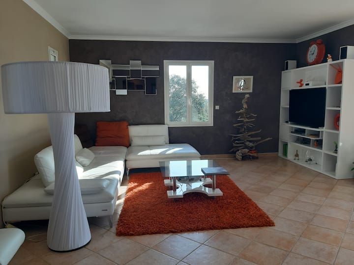 Garrigue Et Cigales, Piscine Et Spa - Nîmes