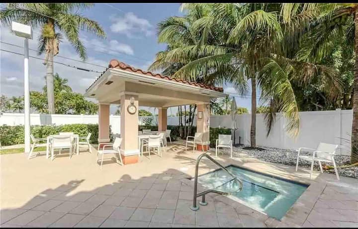 2361 Pompano Beach Villa - Pompano Beach, FL