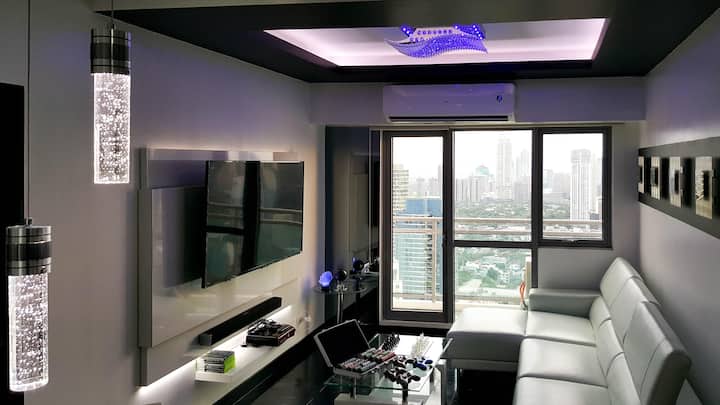 2br Modern Lower Penthouse @ Acqua Private Res - Makati