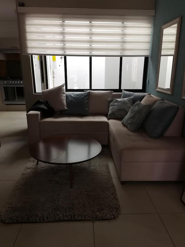 Hermosa Hogar Con Estacionamiento Gratuito. - Morelia