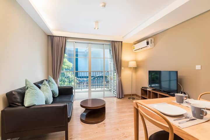 Japanese Style 2-bedroom Condo In Sukhumvit - Bangkok