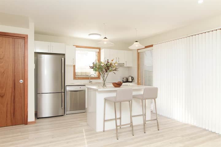 Close To Uni, Stylish Townhouse 2 In Shortland - Maitland