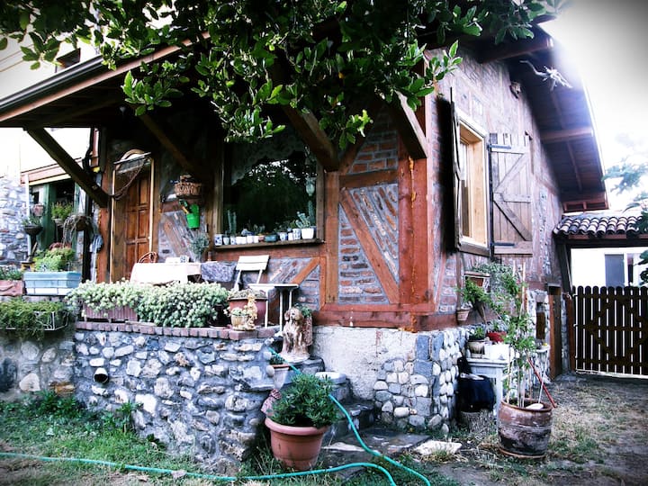 Büyük Bahçeli Ahşap Ev - Mudanya