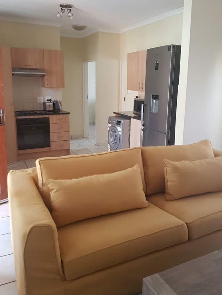 A Cosy 2 Bedroom Home For Your Relaxation - Centurion